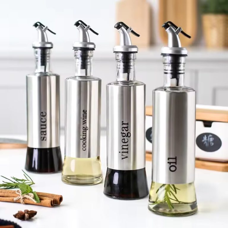 Stainless steel oiler sealed oil bottle